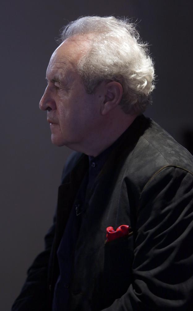 John Banville: «El mundo es un lugar muy extraño. Escribir me ayuda a ...