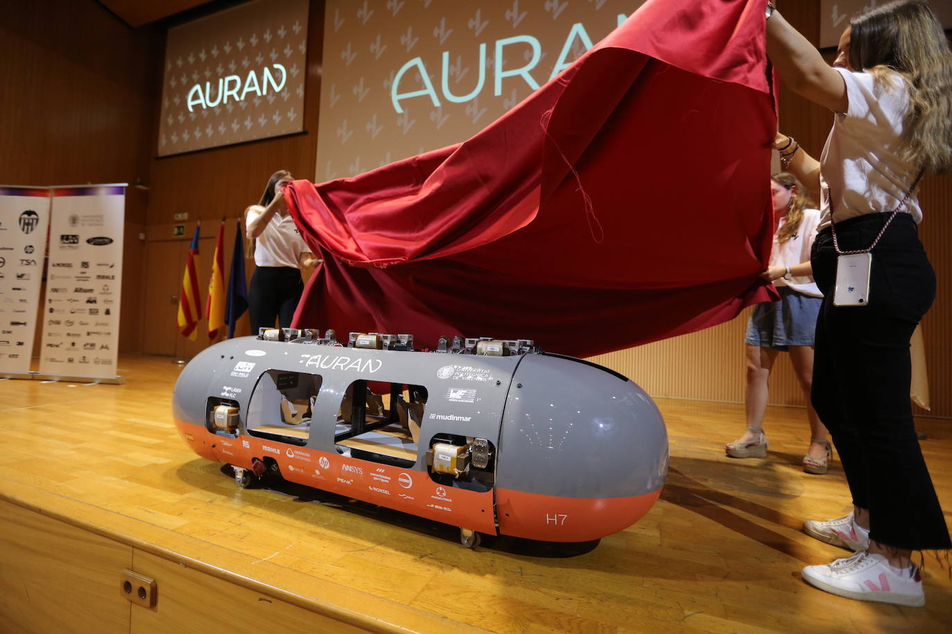 Fotos: Así es Auran, el prototipo del Hyperloop de la UPV que levita | Las Provincias